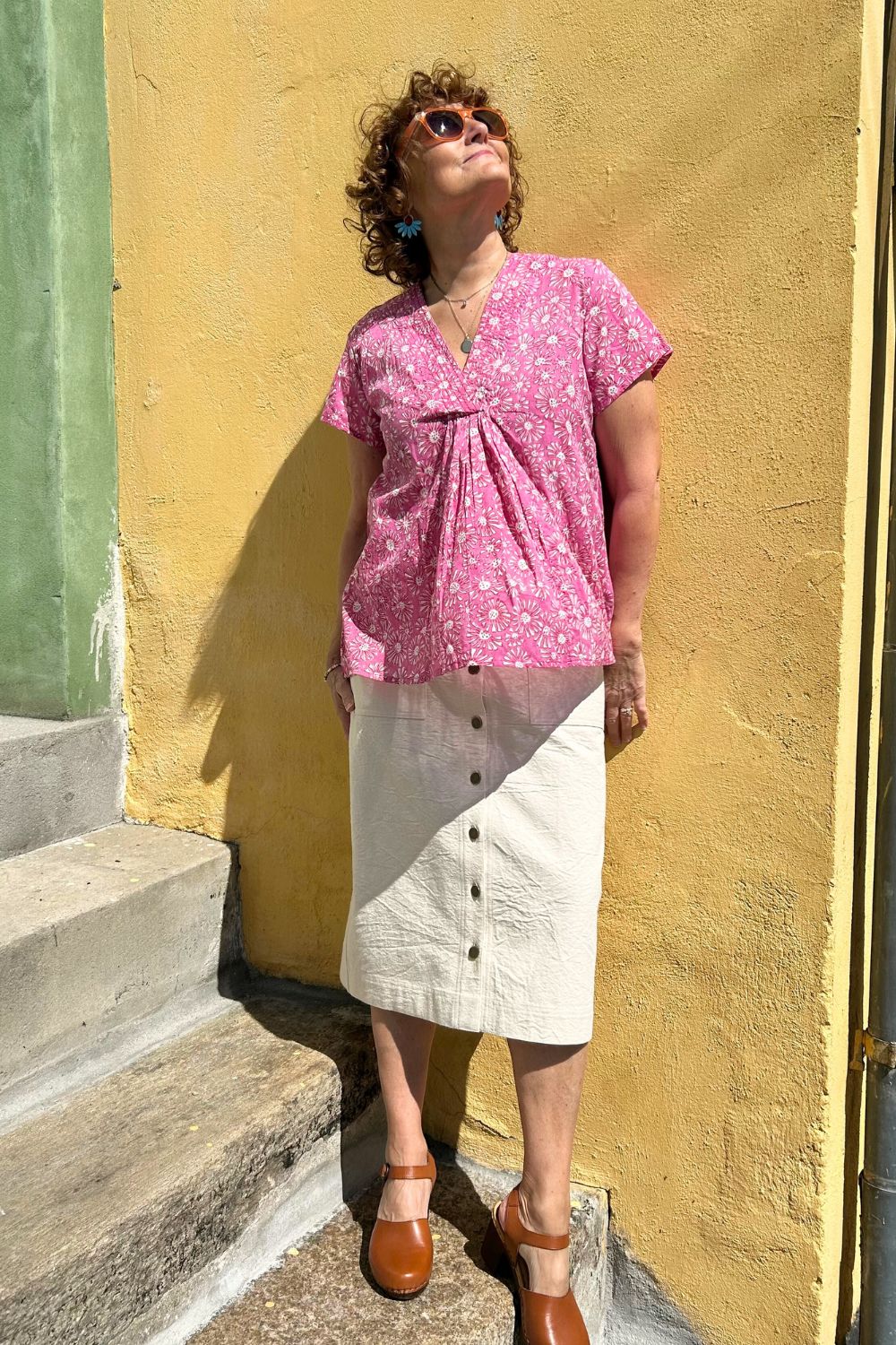 Pink summer top with graphic floral print | mcverdi | print